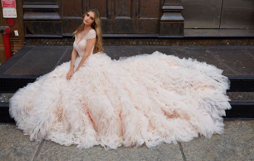 A Complete Guide to Colored Wedding Dresses | Fashion, Design and Trends